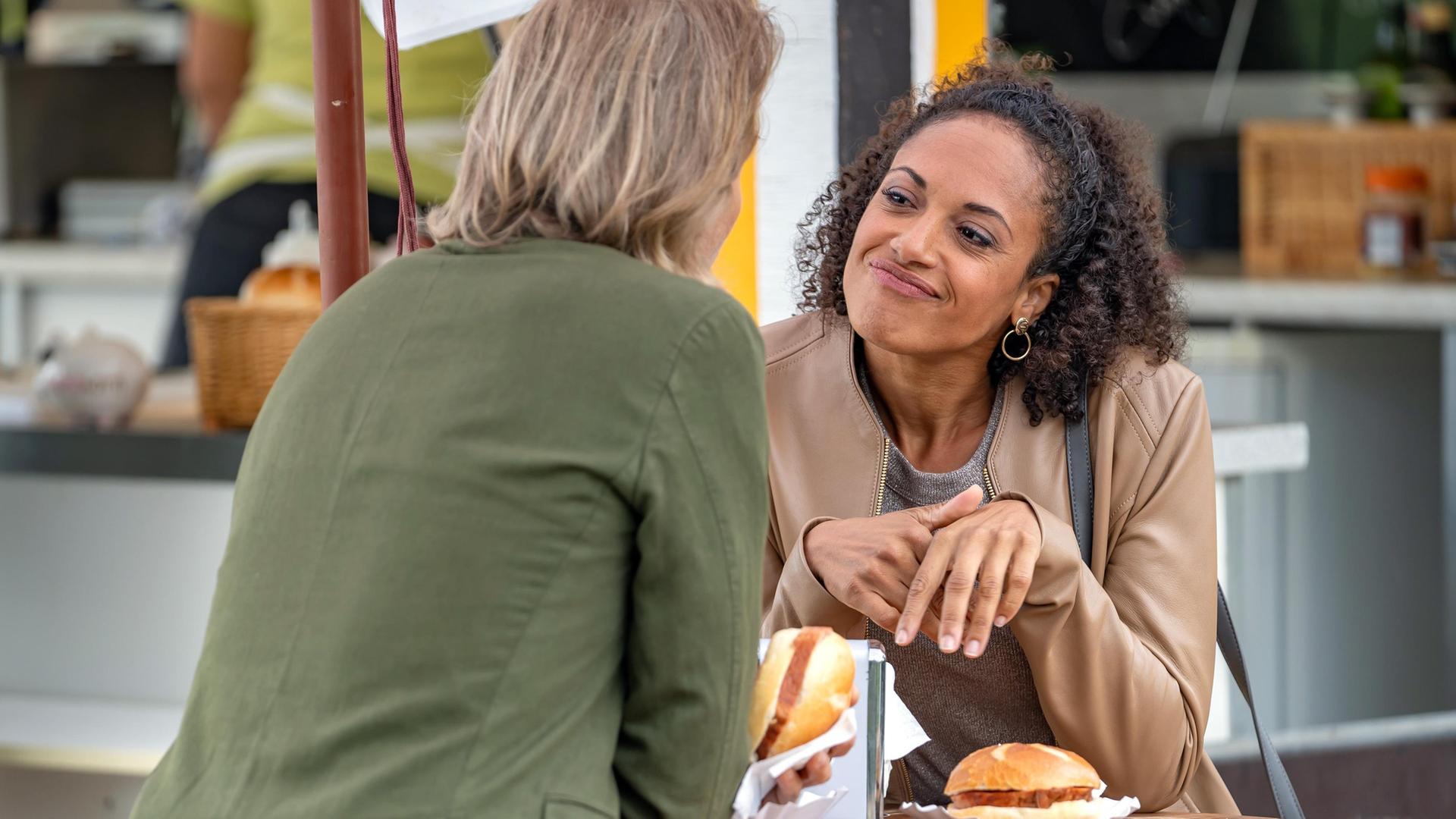 „Sturm der Liebe“ heute, am 17. April: Ana stellt Natalie zur Rede ...