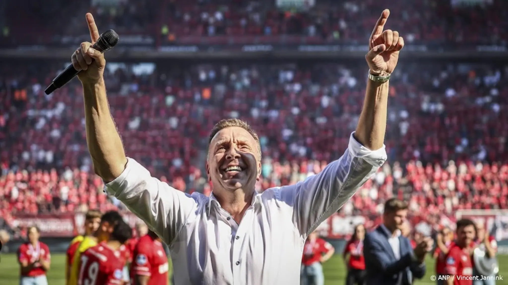 Zanger Jannes is in déze gemeente benoemd tot ‘ereburger’ – Sturm Der ...