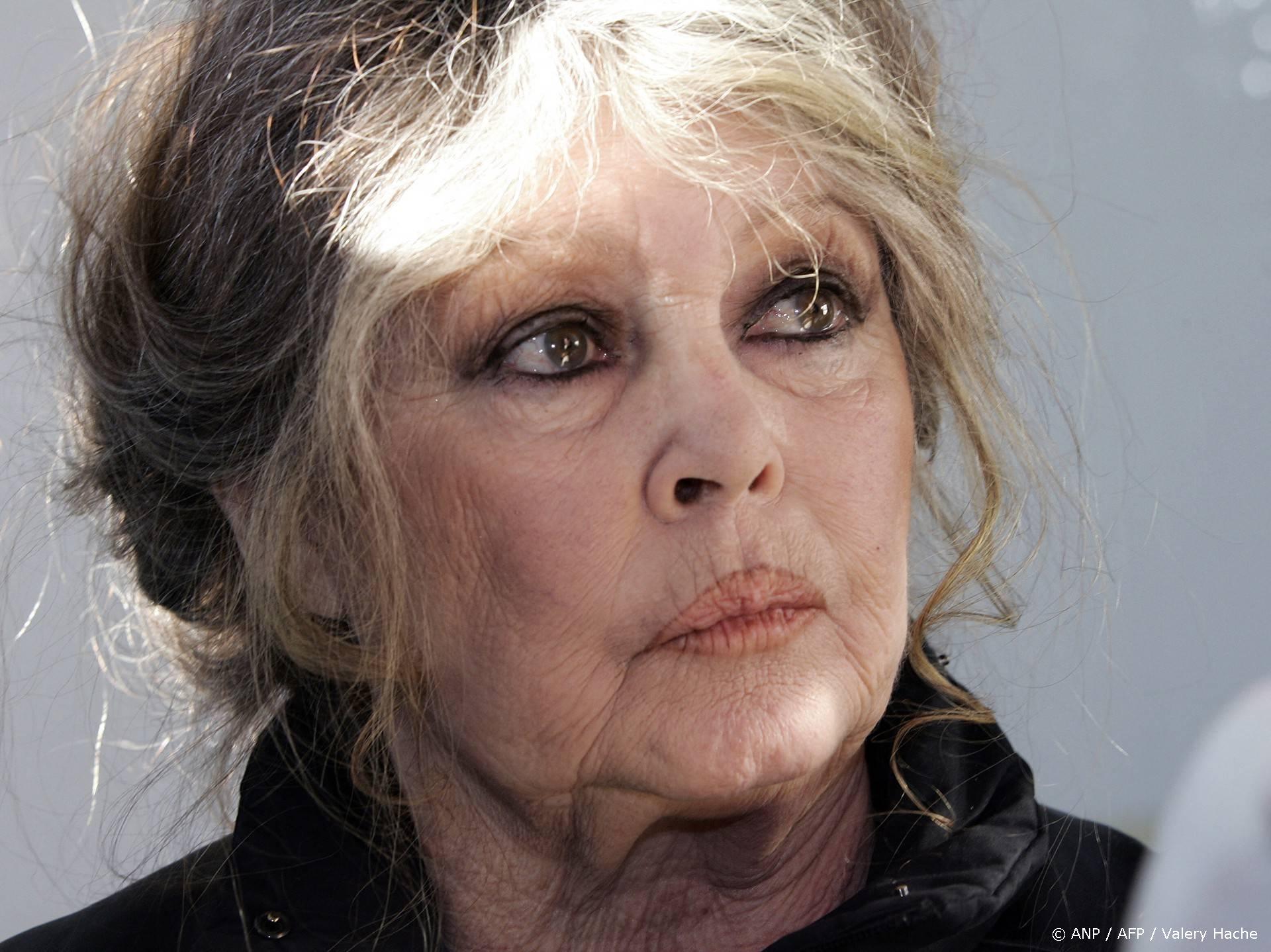 In Frankrijk woedt een discussie over de uitvaart van Brigitte Bardot ...